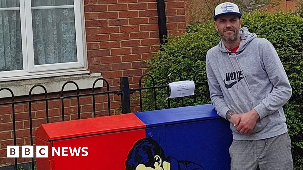 BT street cupboards in Kettering made into works of art - BBC News