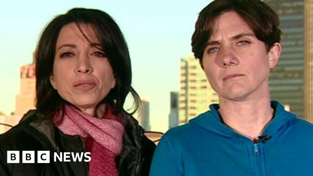 Making of a Murderer: Filmmakers hit out at critics - BBC News