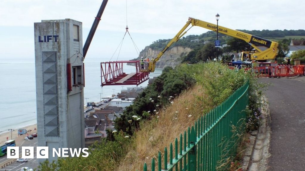 Isle of Wight Shanklin Cliff Lift reopens after repairs - BBC News