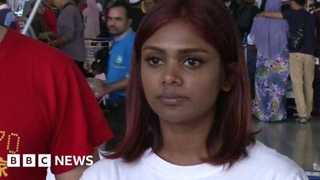 MH370 relatives campaigning for answers on missing flight - BBC News