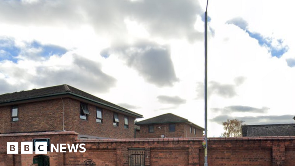 Worcester homelessness hostel wants to double capacity - BBC News