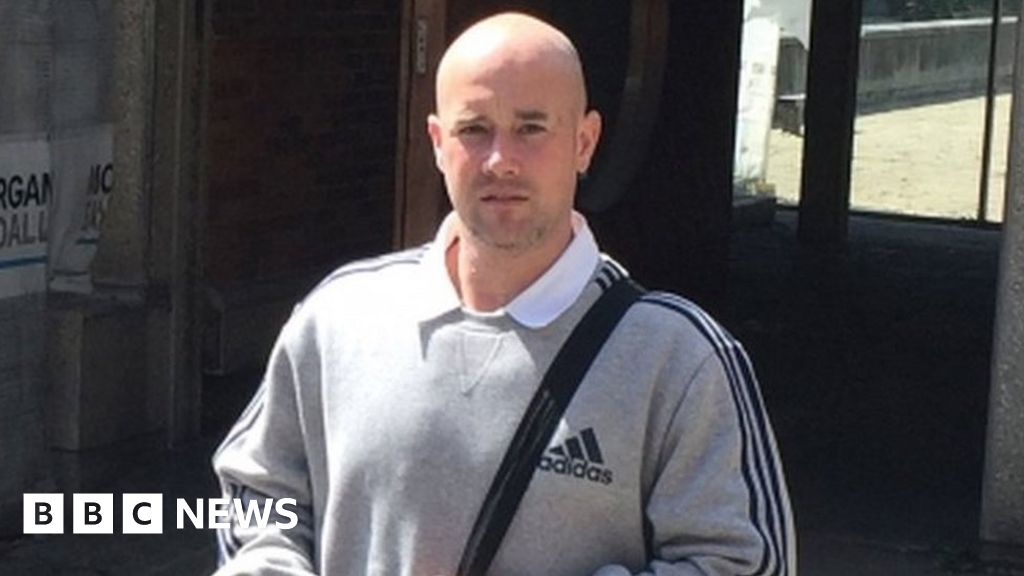 Baseball bat murder trial: Neil Sutherland cleared 11 years on - BBC News