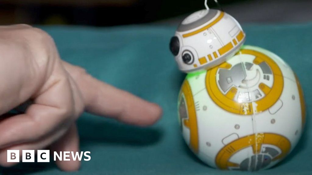 Robots trained to act more 'likeable' to humans - BBC News