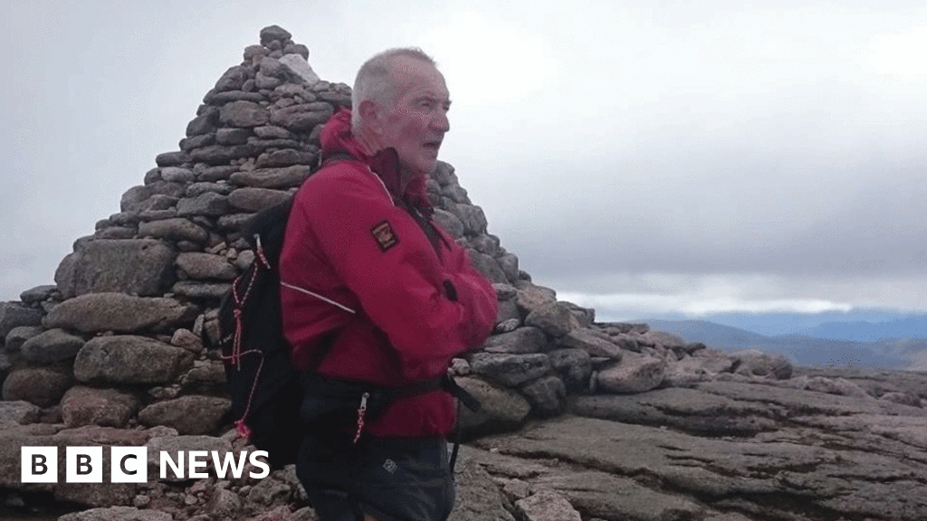 Search in Torridon for missing runner Alexander Brett - BBC News