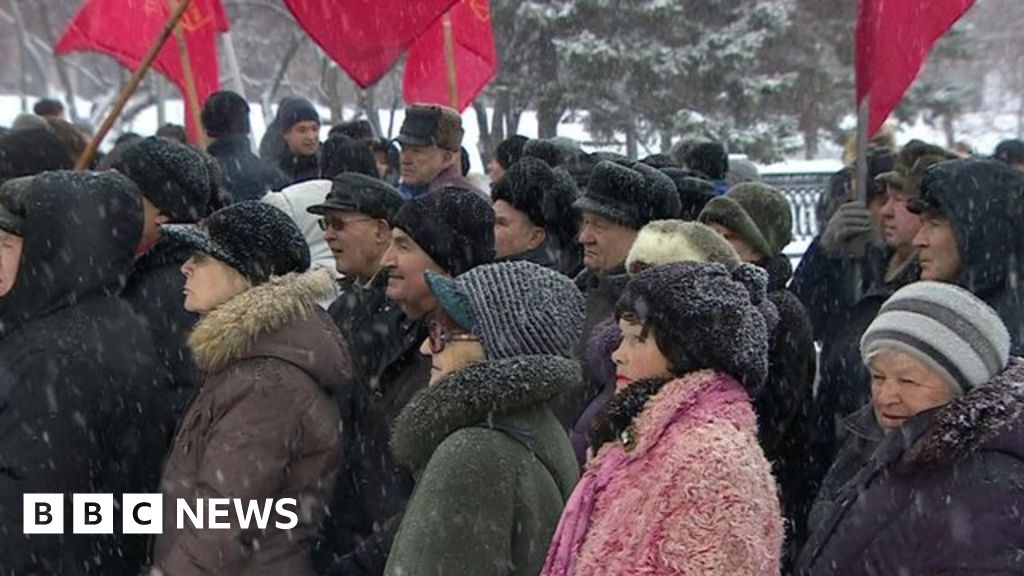 Adapting to Russia's new economic reality - BBC News