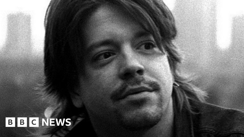 Husker Du co-founder Grant Hart dies after cancer battle - BBC News