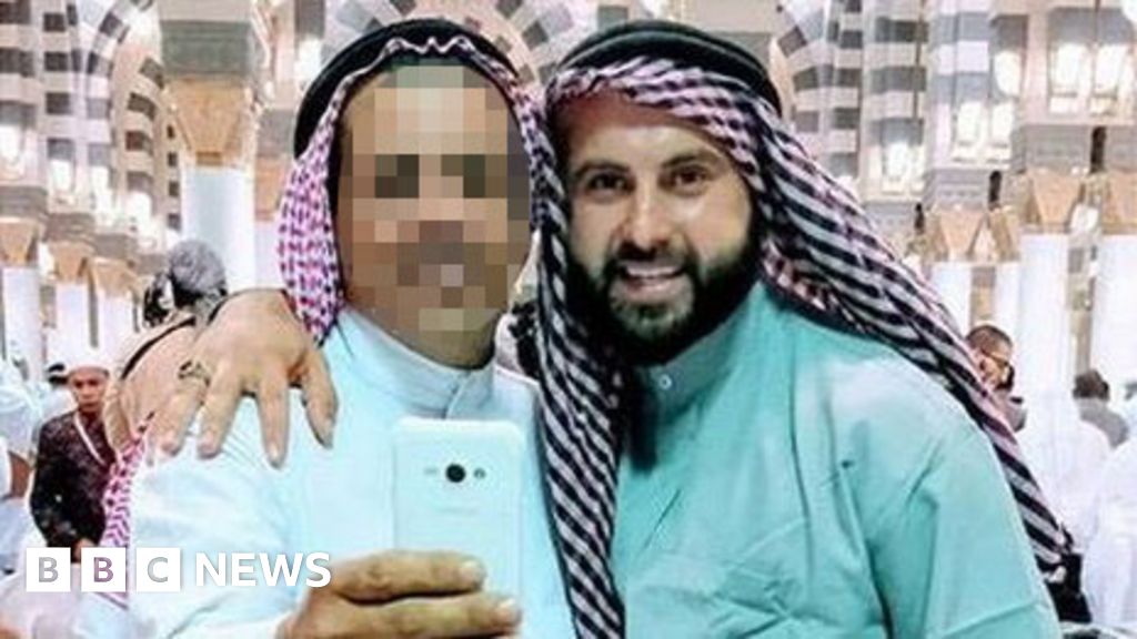 Israeli man's photos in holy Muslim site cause social media rage