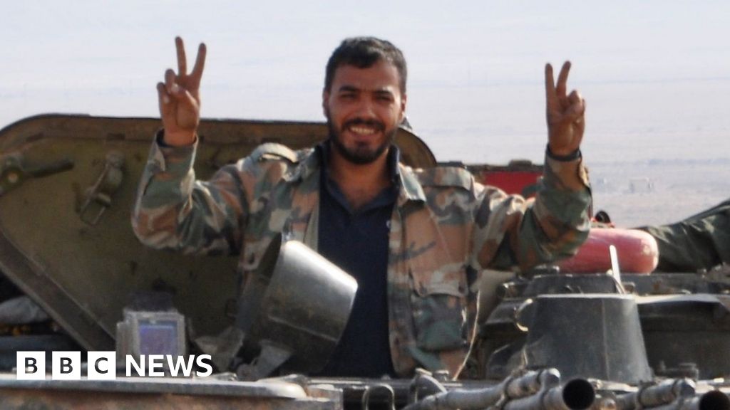 IS loses Deir al-Zour in Syria and al-Qaim in Iraq on same day - BBC News