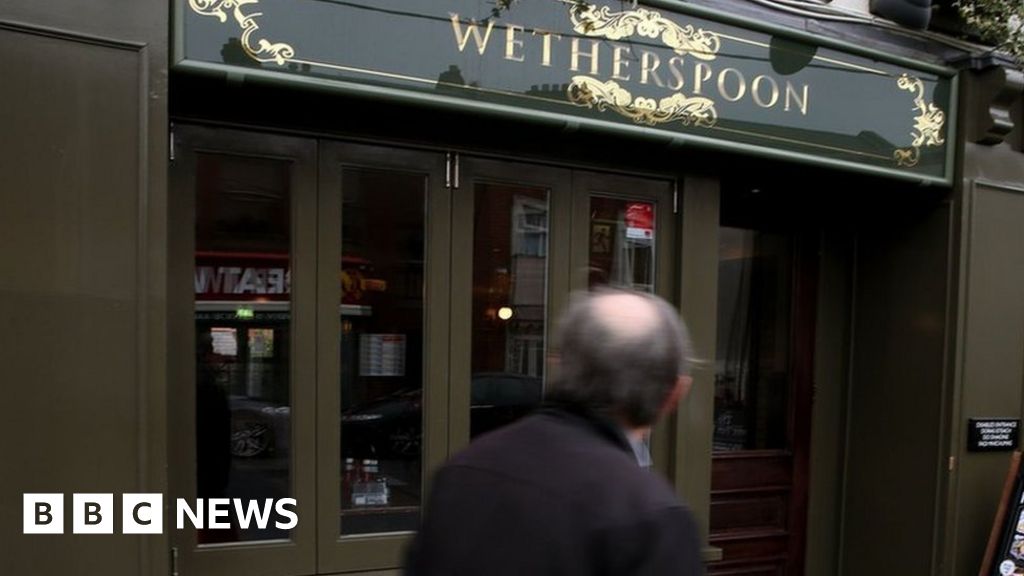 Wetherspoon boss Martin says Brexit worry 'understandable' - BBC News