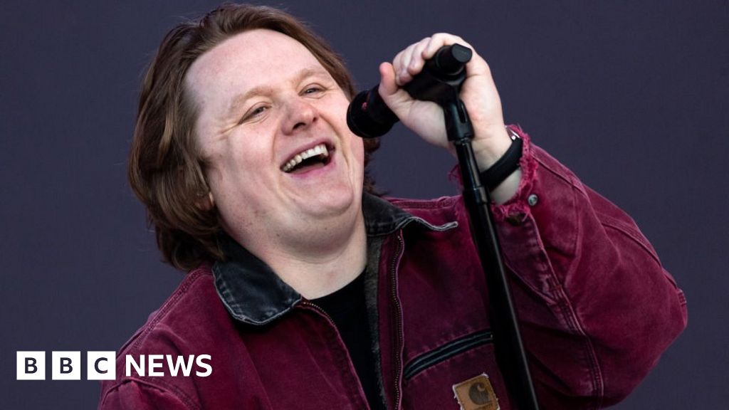 Big Weekend: Lewis Capaldi tells crowd he's 'living childhood dream ...