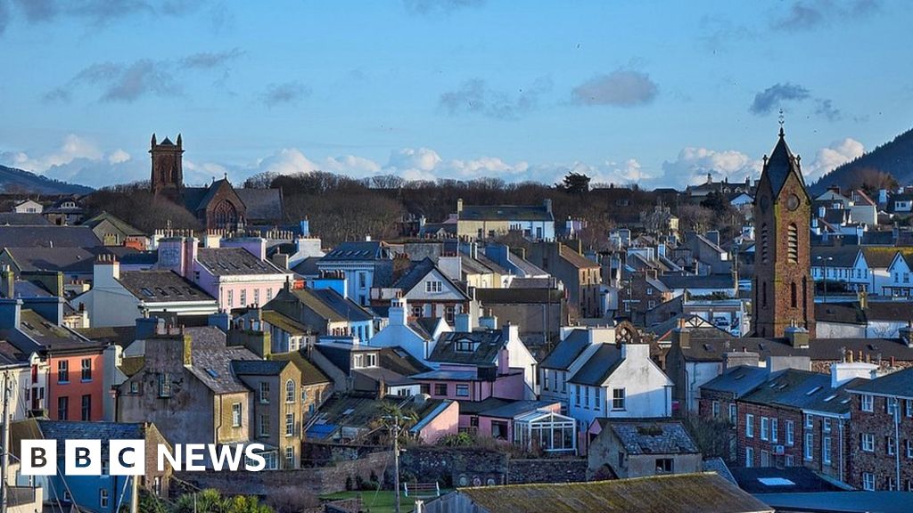 £1.2m regeneration of Peel begins - BBC News