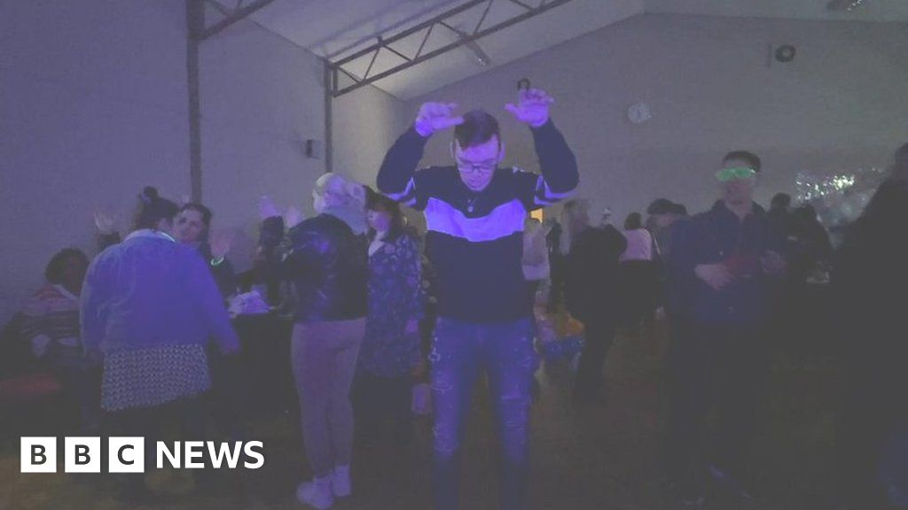 Swindon club night for young people with disabilities - BBC News
