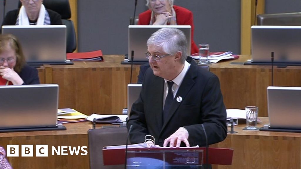 Mark Drakeford 'judge and jury' on ministerial code, Plaid claims - BBC News