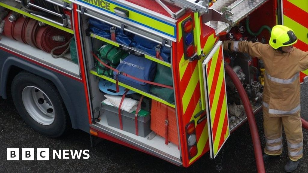 Firefighters take control of 'extensive' wildfire in Sutherland - BBC News