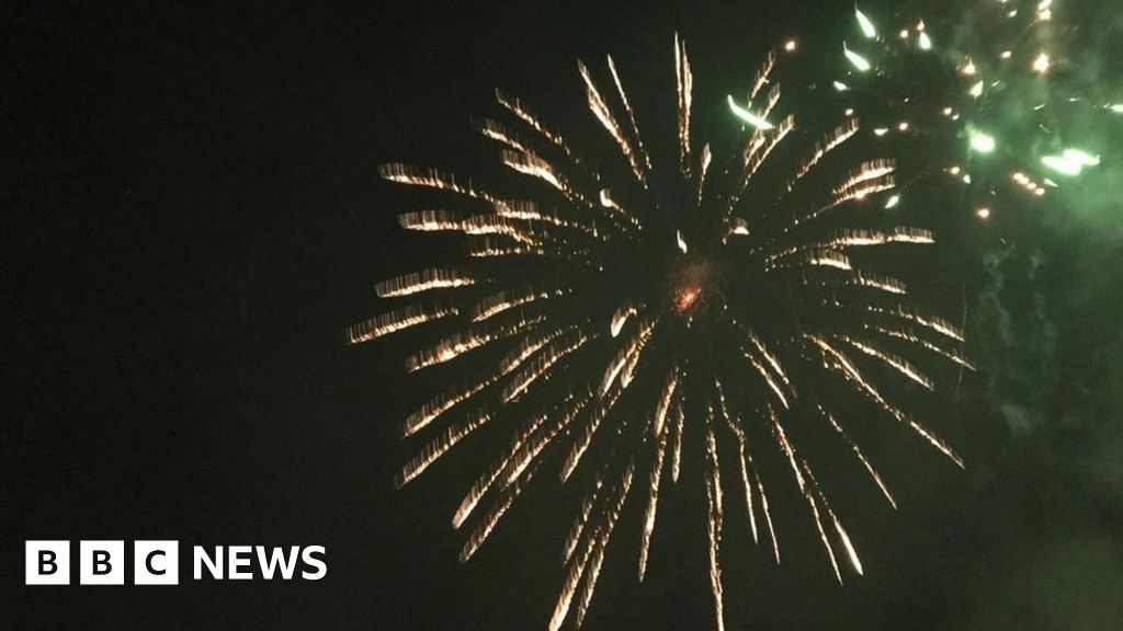 Bradford boy's thumb blown off in firework attack - BBC News