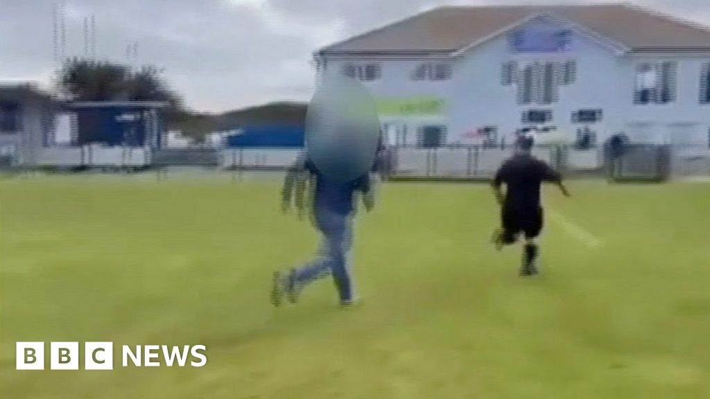 Dorset referee abused during match fears 'someone will be killed'