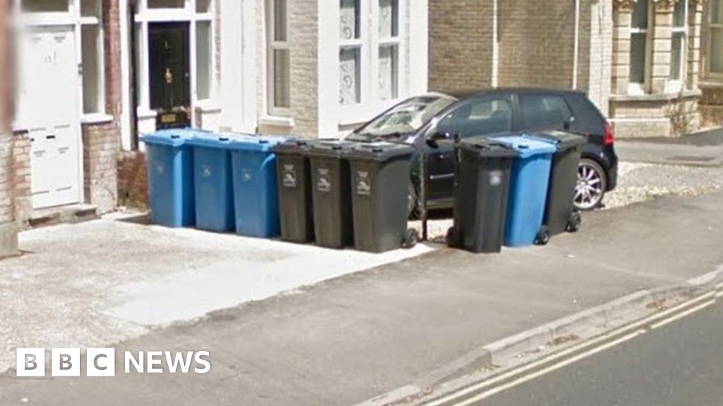 Weekly rubbish bin collections in Poole face axe - BBC News