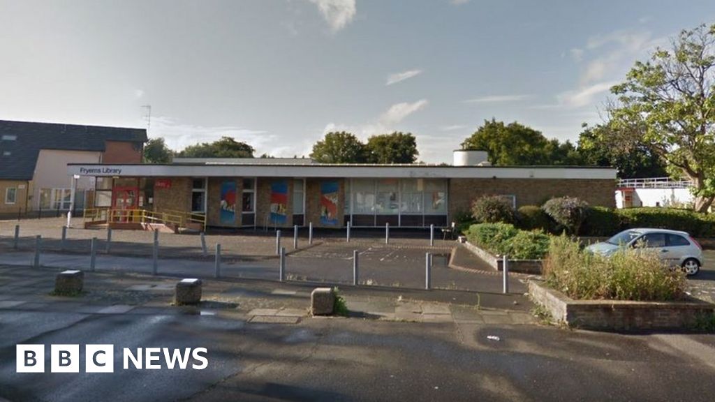 Essex library closures: 25 out of 74 set to go - BBC News