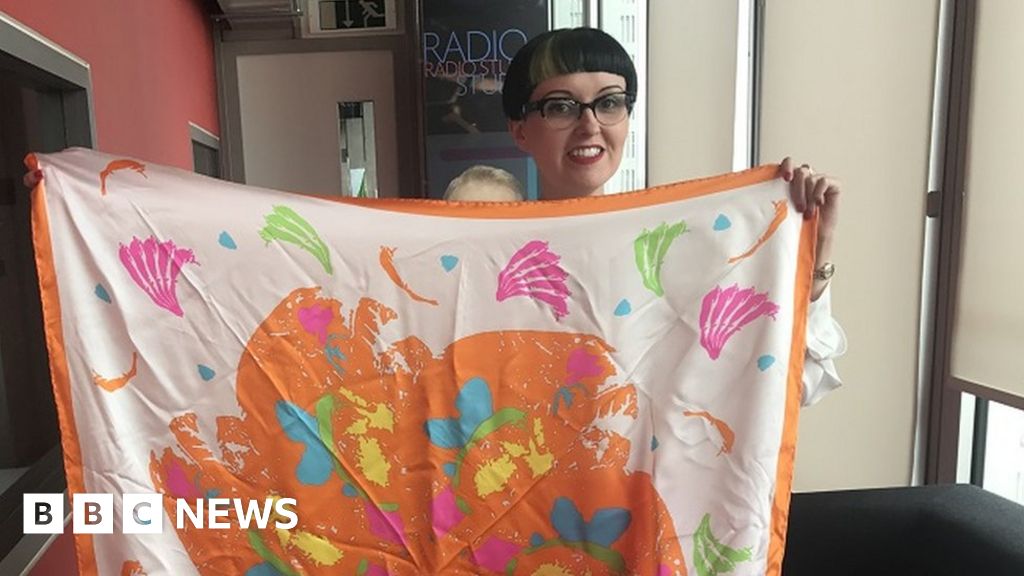 Artist with MS creates art from her own brain scans - BBC News