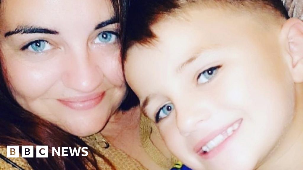 Pembrokeshire: Mum struggles to understand son's drowning death - BBC News