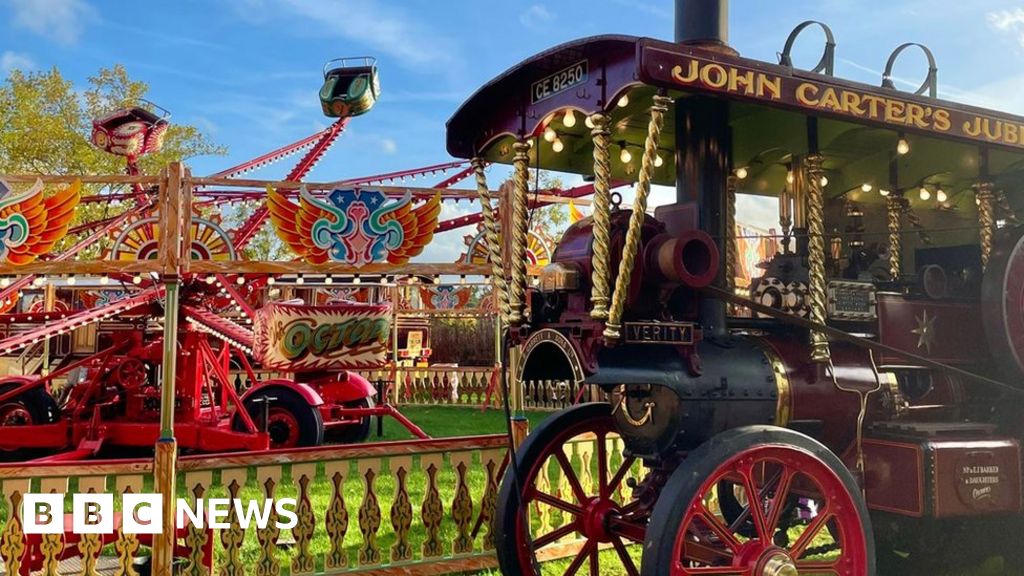 Carters Steam Fair says final farewell after 45 years touring UK - BBC News