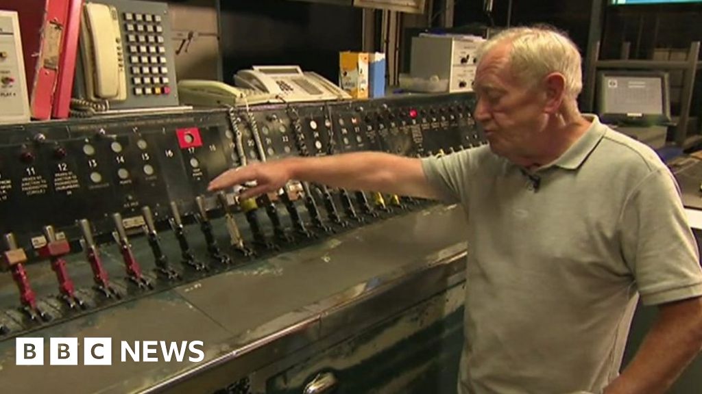 Long-serving Tube signal operator to retire