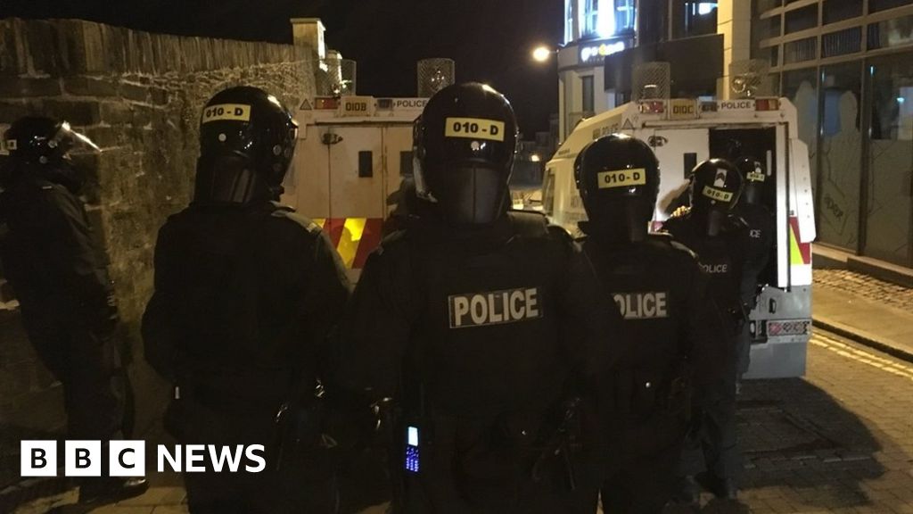 Londonderry: Petrol bombs thrown in third night of violence