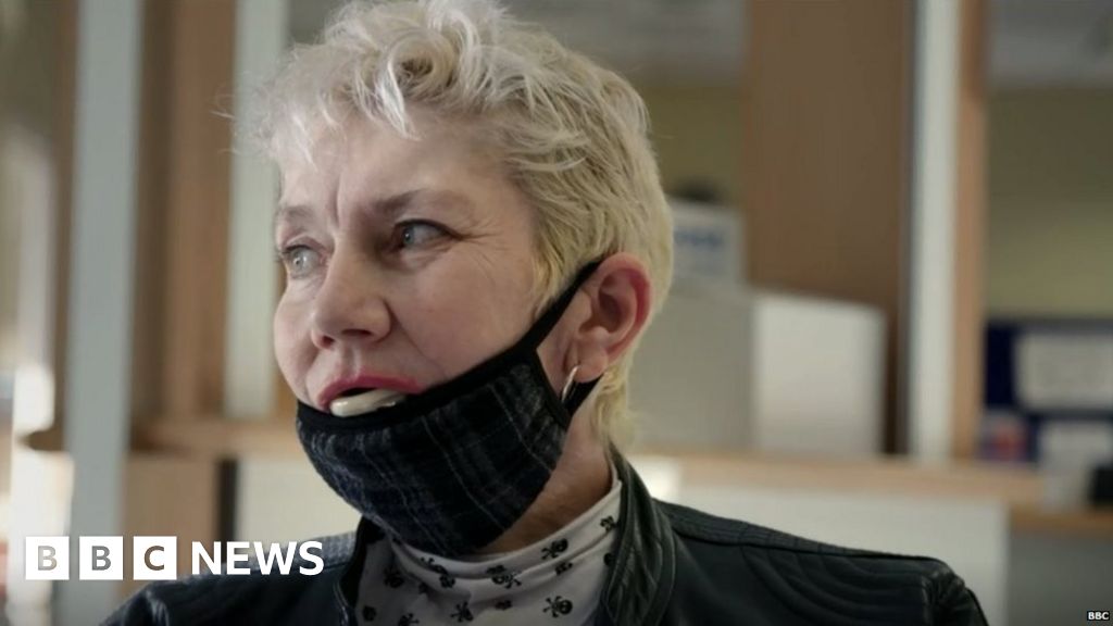 Woman's missing jaw regrown by 9cm after cancer - BBC News