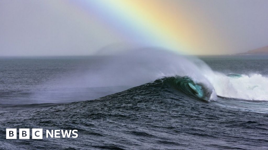 Anger in Western Isles over plans to protect Scottish waters - BBC News