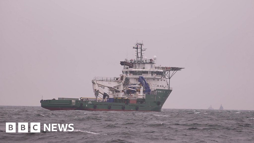 Russian vessel and Danish surveillance plane - BBC News