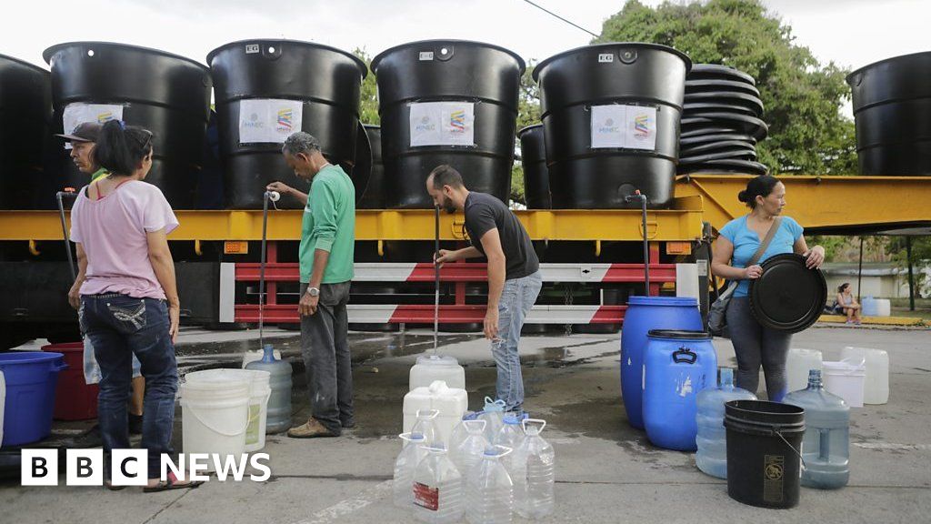Venezuela's water crisis in Caracas - BBC News