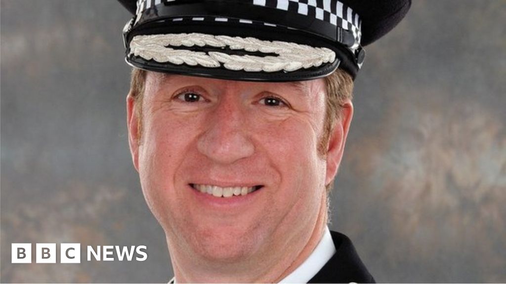 Norfolk Police budget cuts 'a game-changer' - BBC News