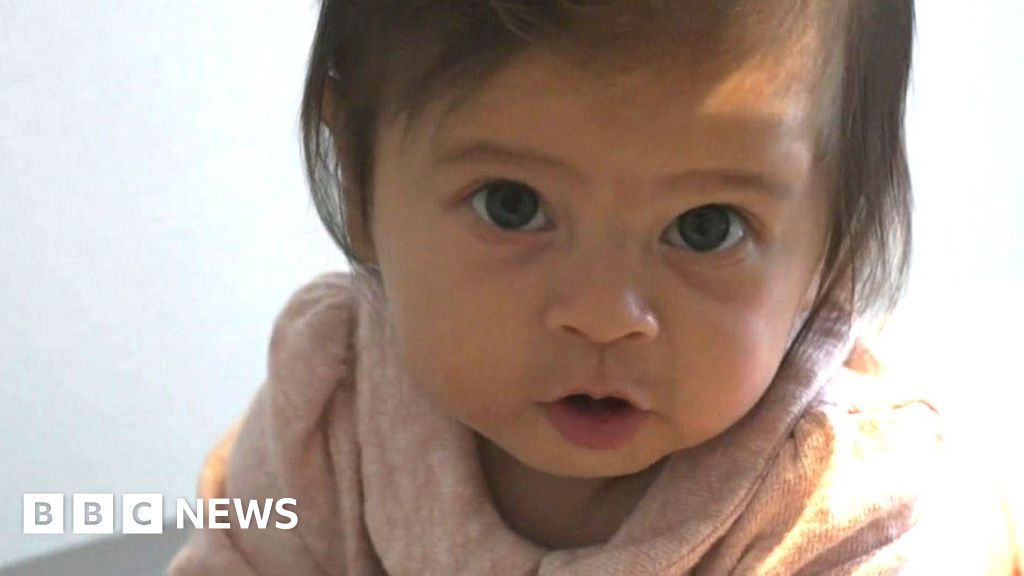 Smart nappy changing mat lets parents track baby's growth - BBC News
