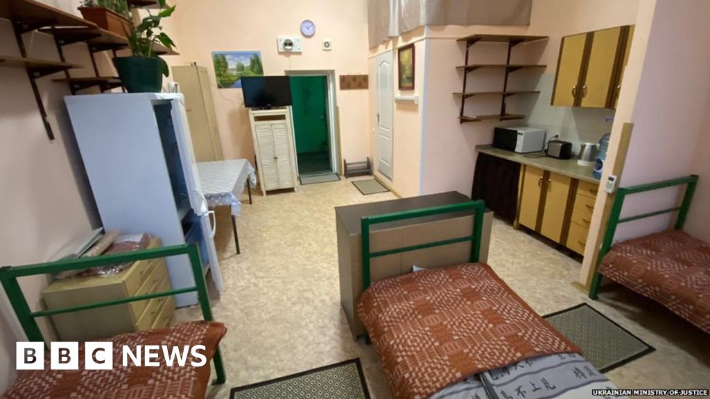 Ukraine offers remand cell upgrades - at a price - BBC News