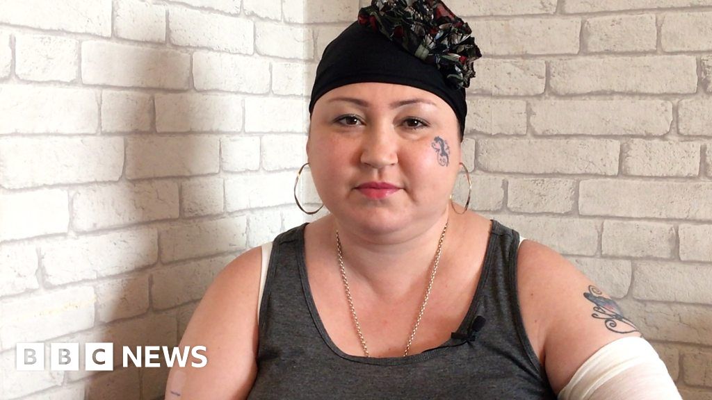 Terminally ill woman makes memory boxes for her children - BBC News