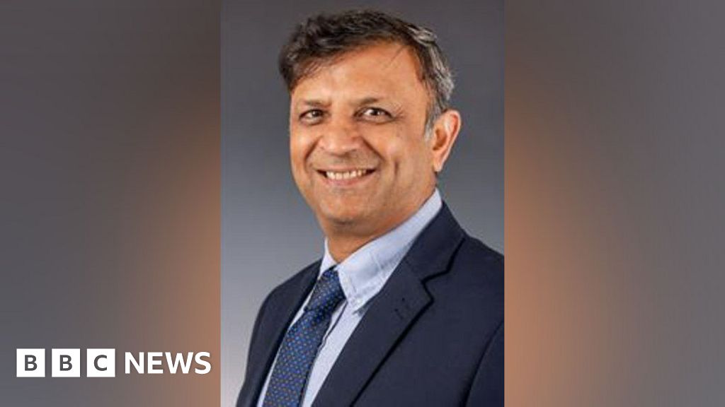 Tory councillor confirmed as Leicester mayoral candidate - BBC News