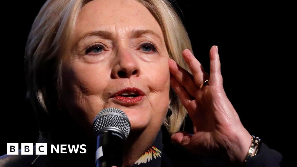 Burns Strider case: Clinton says she should have fired adviser - BBC News