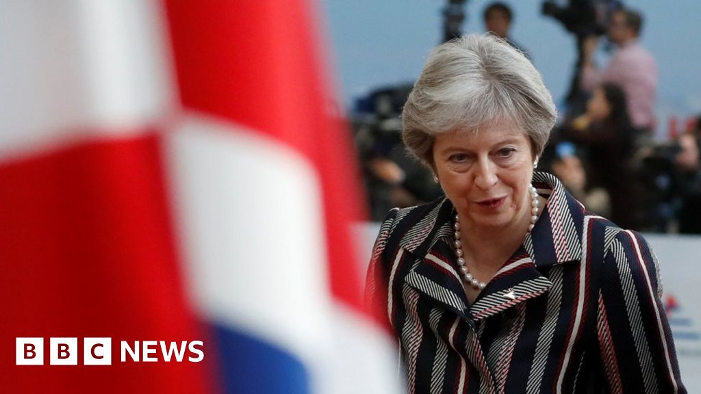 Abuse of Theresa May condemned by fellow politicians - BBC News