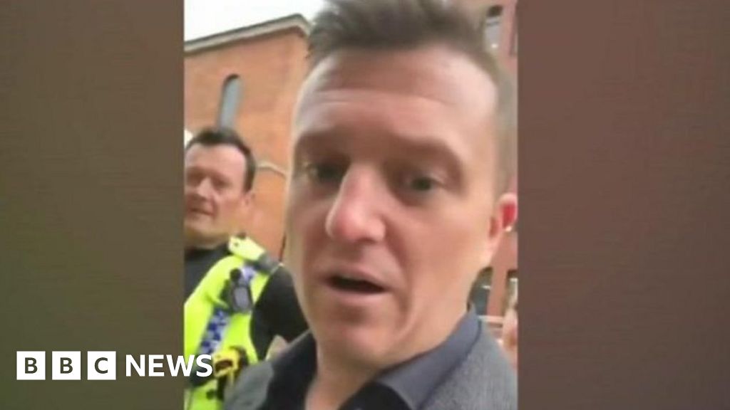 Tommy Robinson arrested outside Leeds Crown Court - BBC News