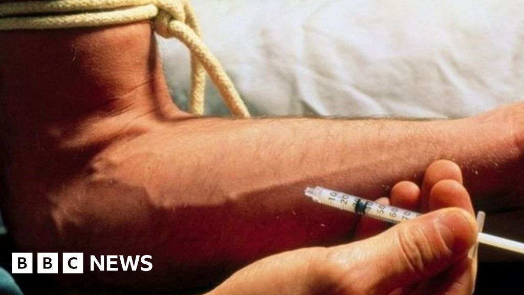 Drug death risk up for injectors after hospital discharge - BBC News