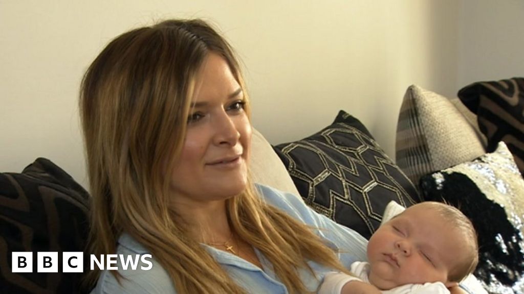 IVF: NHS couples 'face social rationing' - BBC News