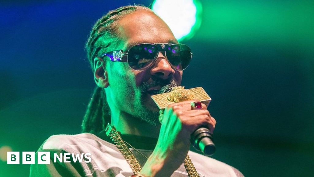 Snoop: Sweden drug search was profiling, I'm not coming back - BBC News
