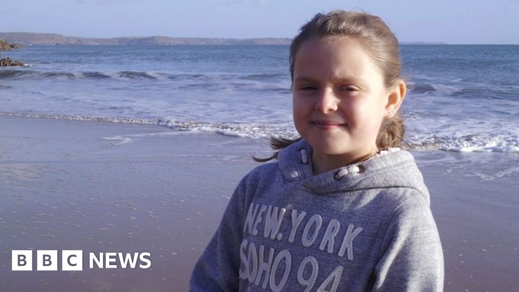 Cardiff girl, 12, 'would have lived if 999 call was escalated' - BBC News