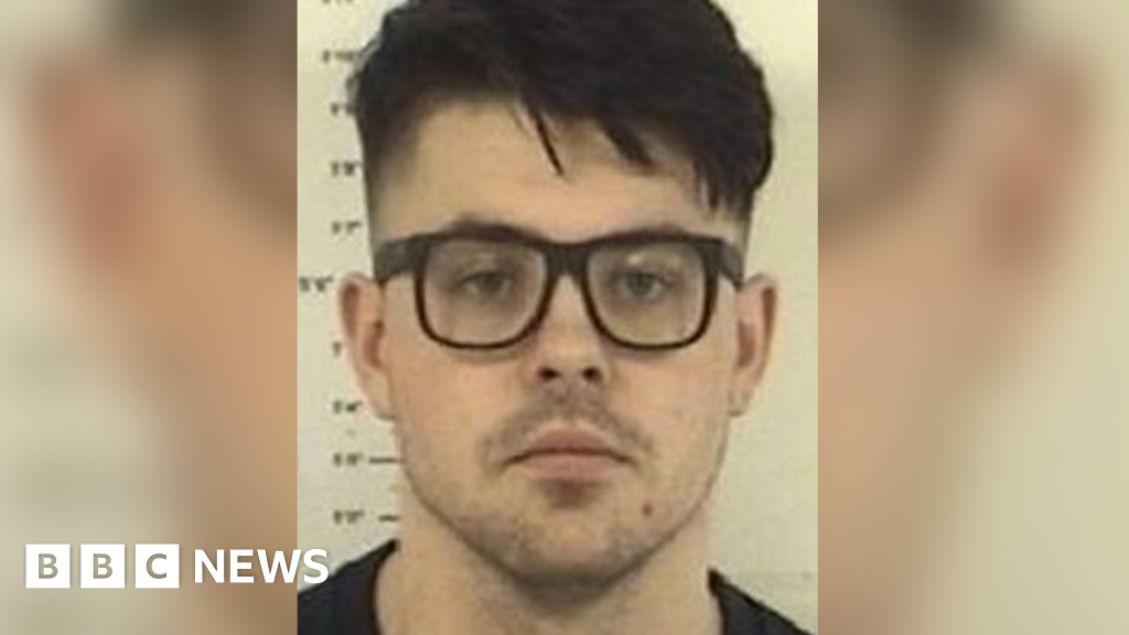 Sean Walker: Appeal after inmate absconds from open prison - BBC News