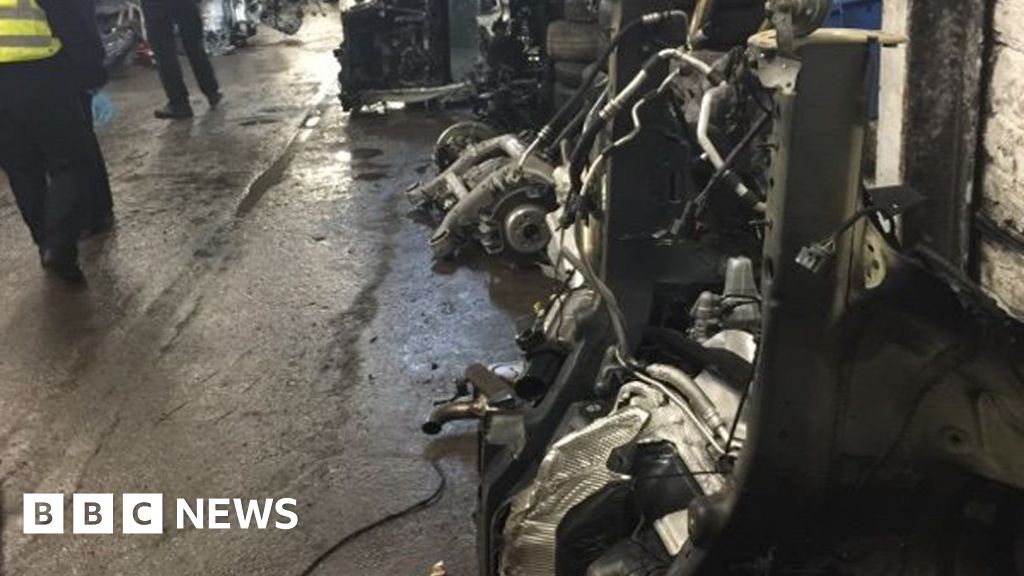 Colne police raid sees £400,000 of stolen car parts seized - BBC News