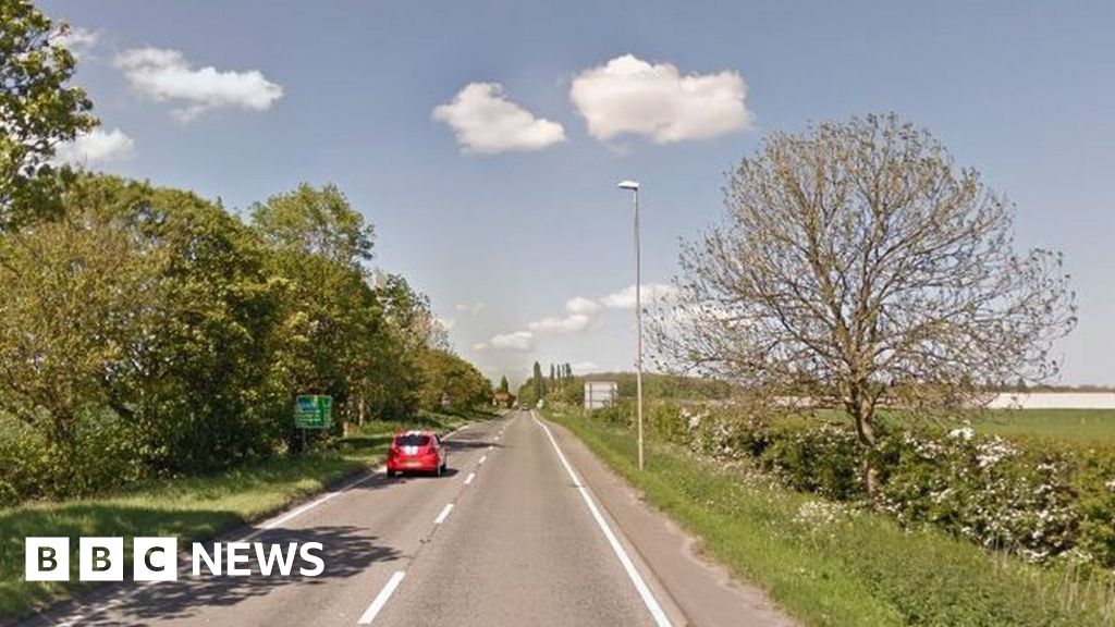 Woman killed in crash on A15 in Lincolnshire - BBC News