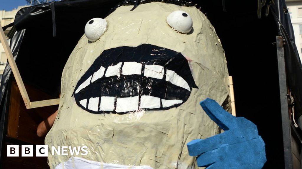 Argentina's parliament sacks 'gnocchi' phantom workers - BBC News