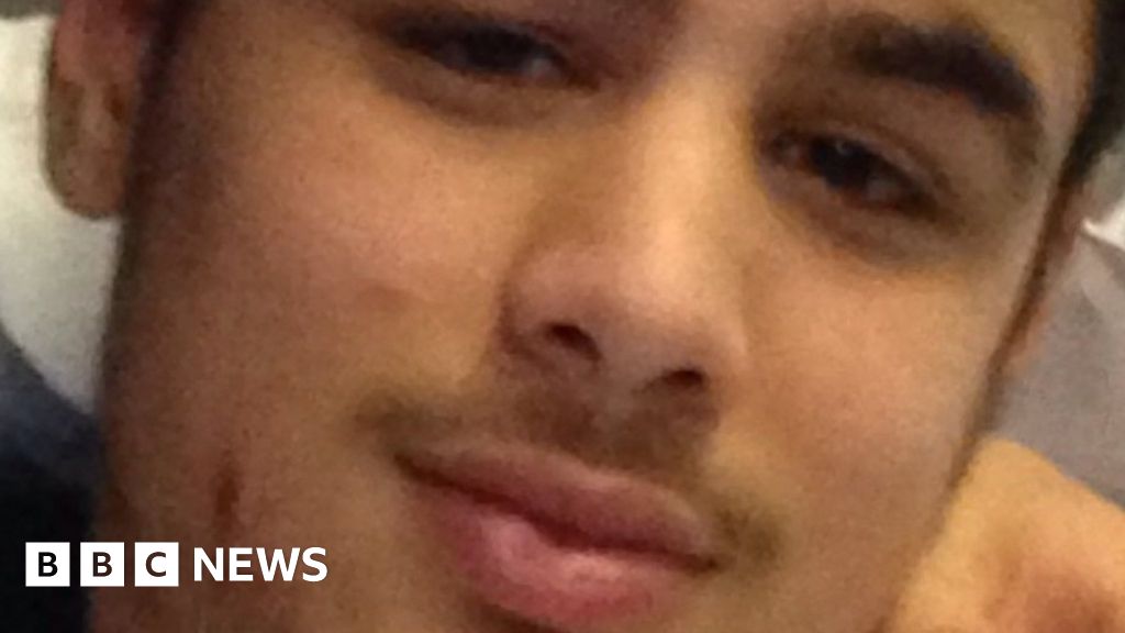 Bilal Mirza stabbing: Boy, 16, detained for eight years - BBC News