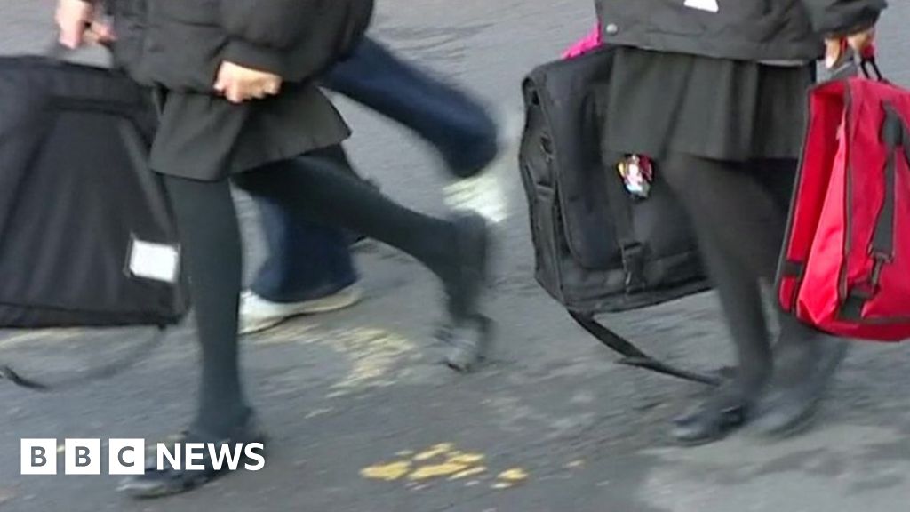 Outstanding schools take too few poor pupils, study says - BBC News