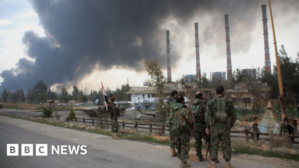 Syria conflict: Obama says next few weeks 'critical' - BBC News